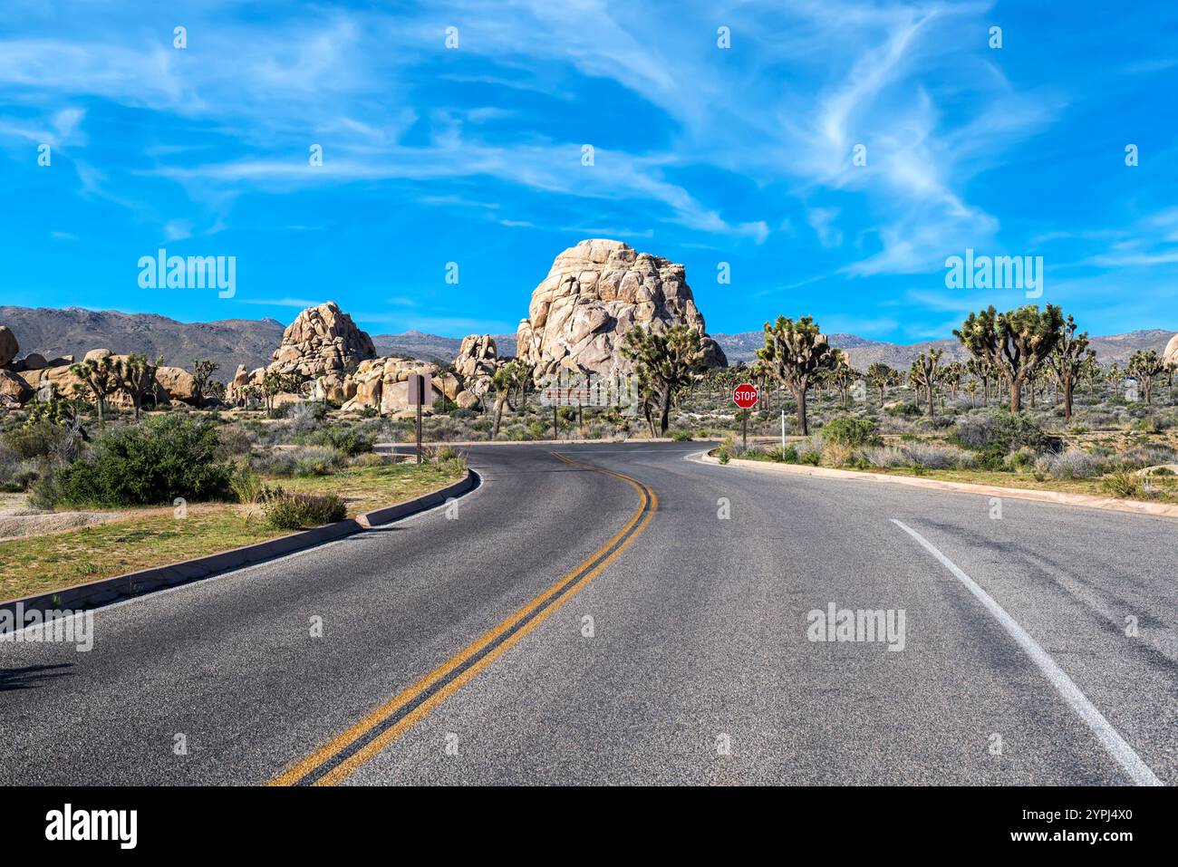 Stop sign in california hi-res stock photography and images - Alamy