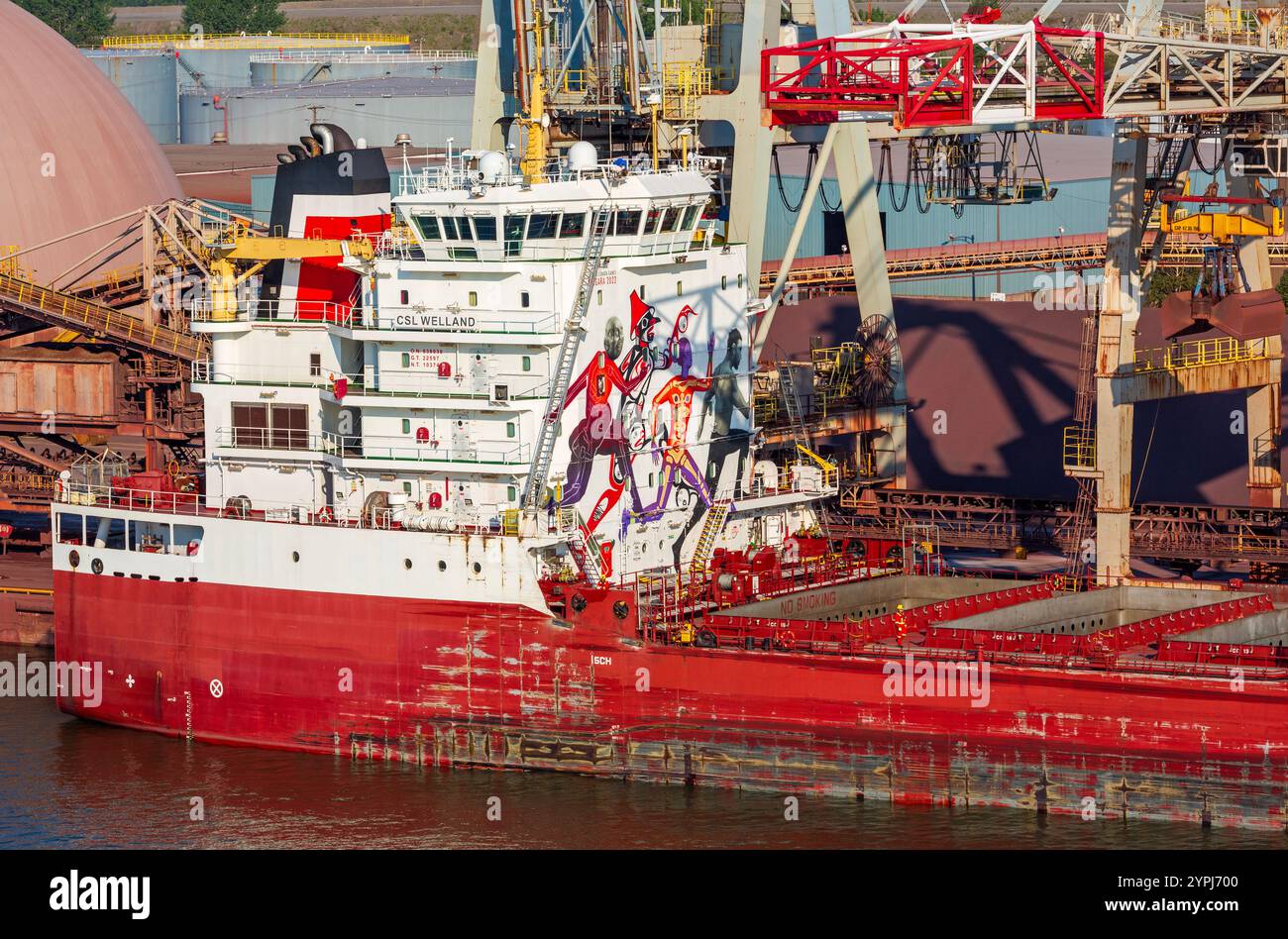 Cargo ship st lawrence river hi-res stock photography and images - Alamy
