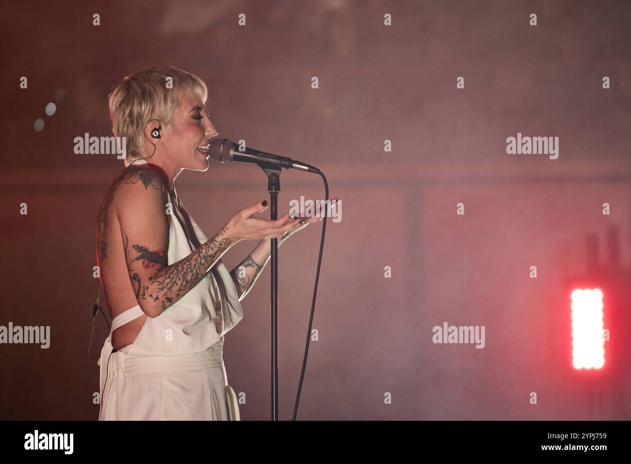 Italian singer Music Concert - Malika Ayane - A teatro 2024 Malika ...