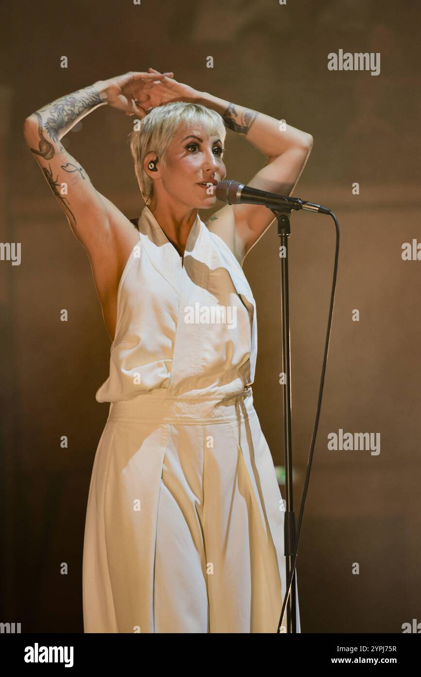 Italian singer Music Concert - Malika Ayane - A teatro 2024 Malika ...