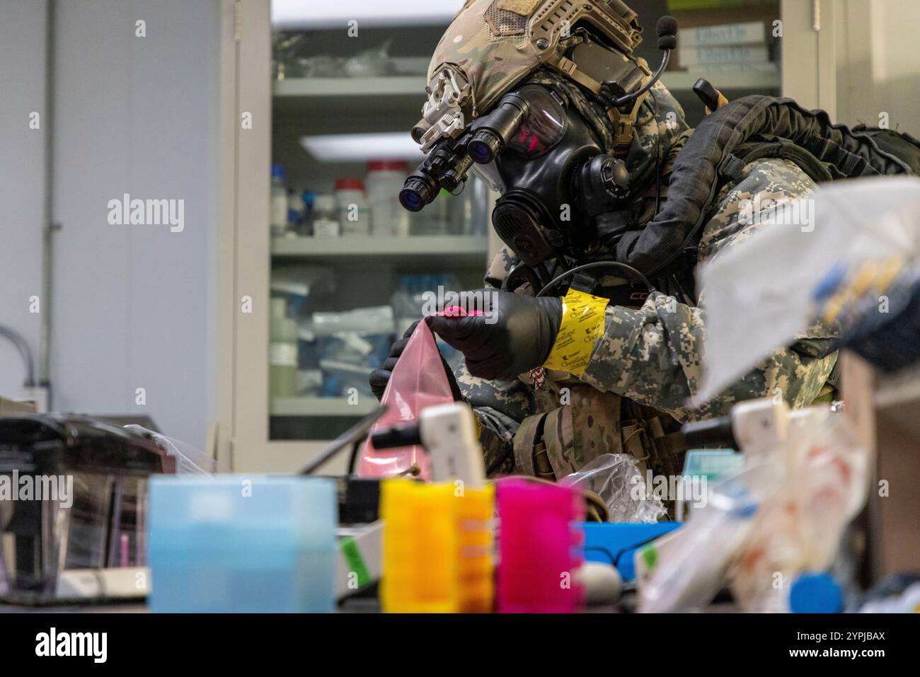 U.S. Army Soldiers from 4th Battalion, 5th Special Forces Group ...