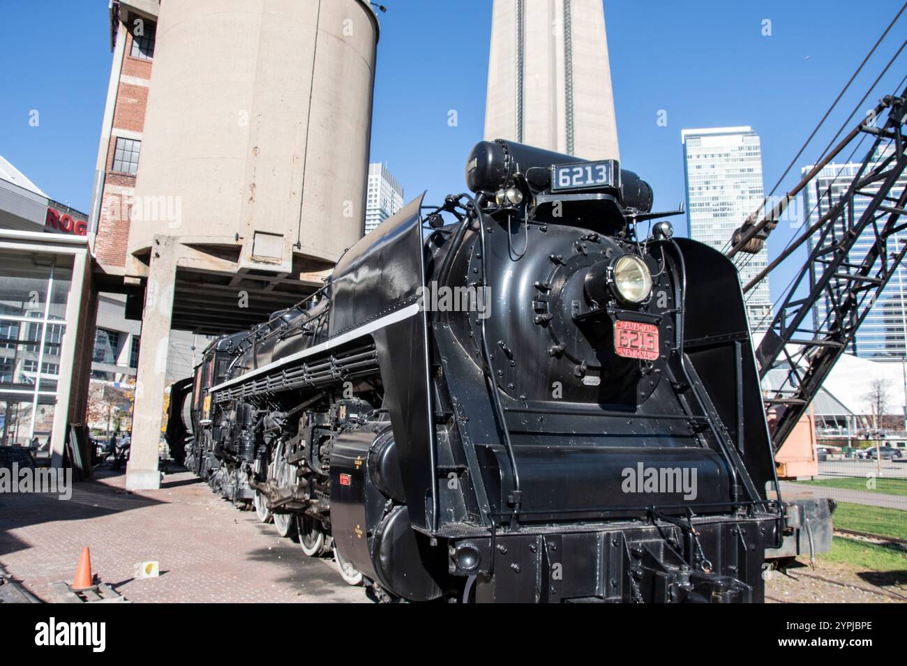 Downtown toronto with cranes hi-res stock photography and images - Alamy