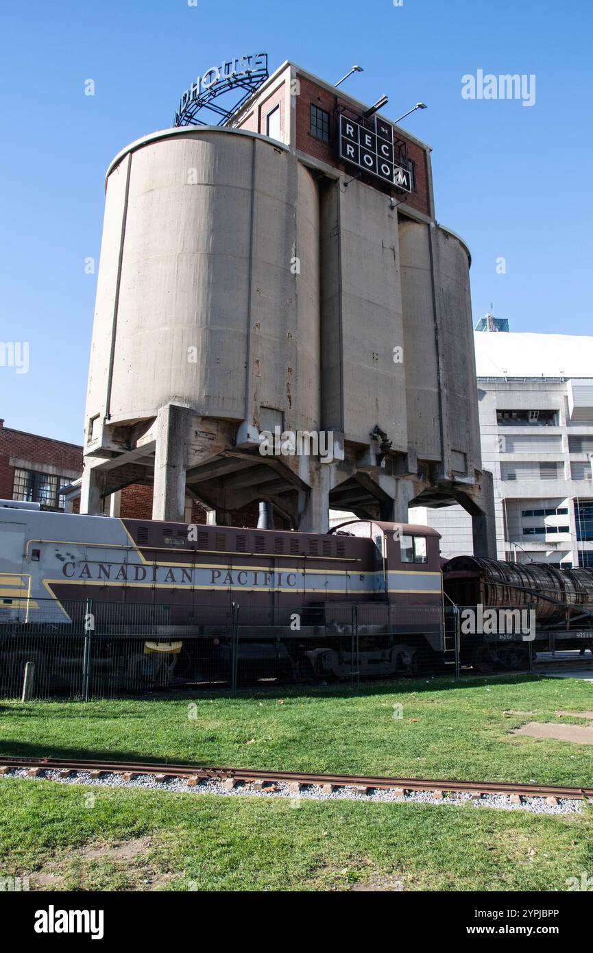 Locomotives in roundhouse hi-res stock photography and images - Alamy