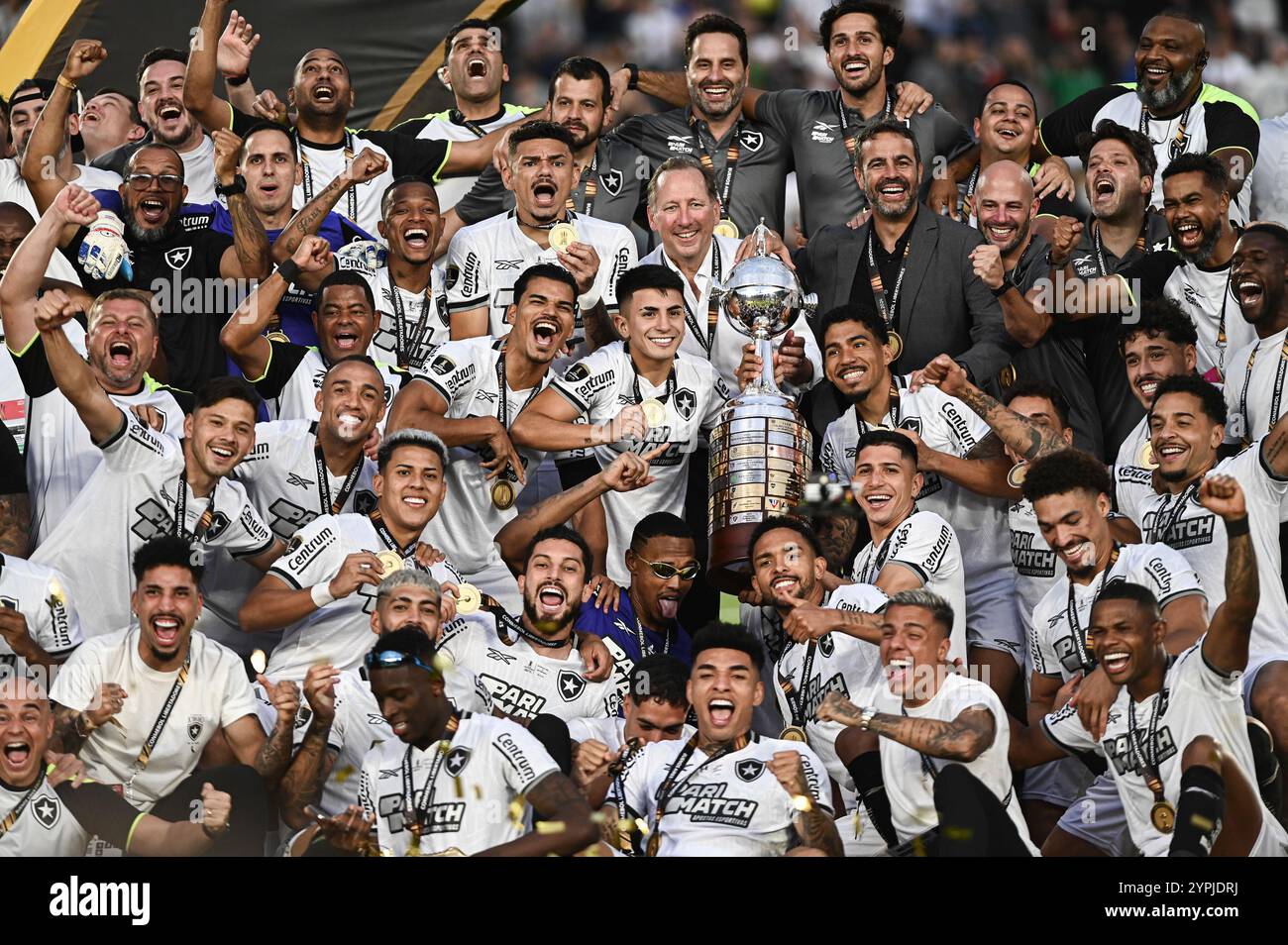 BUENOS AIRES, AR - 30.11.2024: ATLÉTICO MG X BOTAFOGO - Botafogo players celebrate the Rio de ...