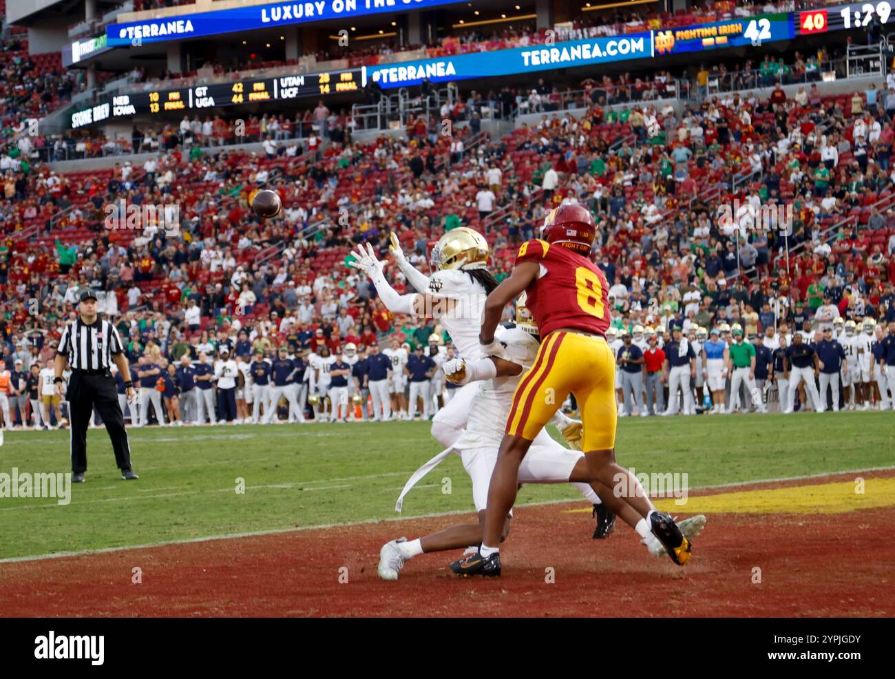 November 30, 2024 Notre Dame Fighting Irish safety Xavier Watts (0 ...