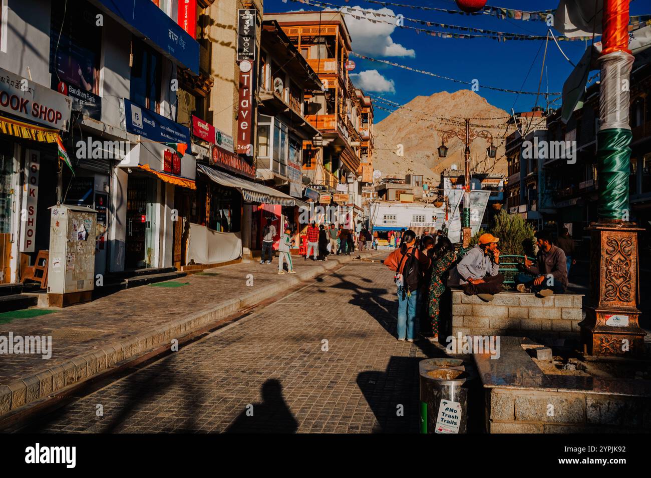 Himalayas himalayan architecture hi-res stock photography and images ...