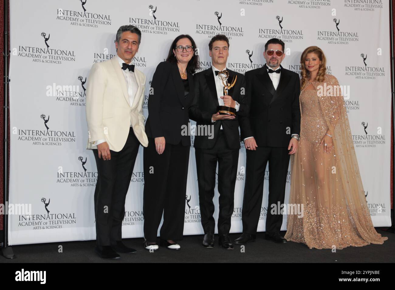 NEW YORK, NEW YORK - NOVEMBER 25: Isadora Cruz attend the 52nd ...