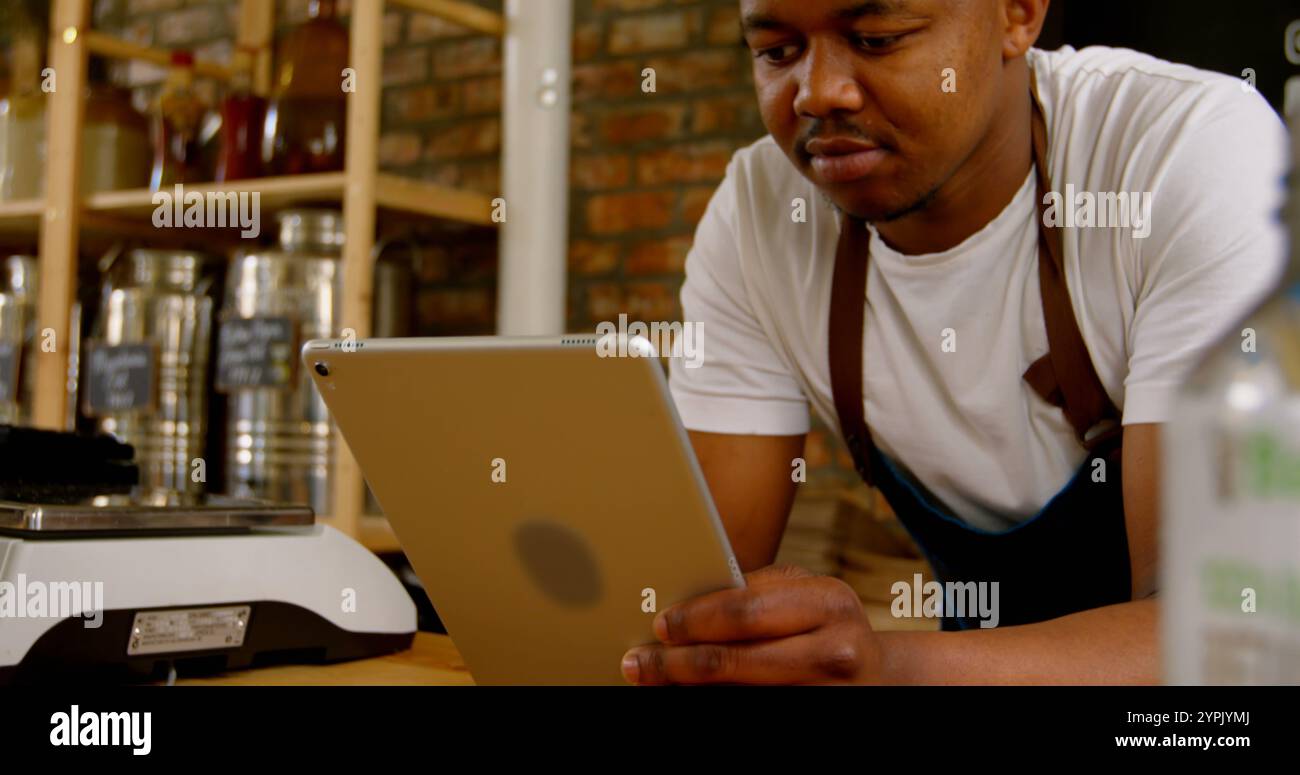 Smart retail digital store hi-res stock photography and images - Alamy