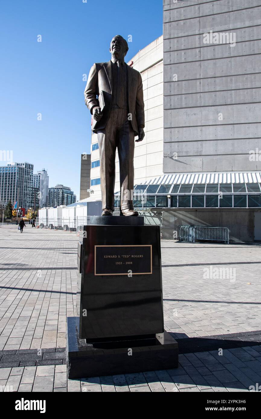Statue Edward S. "Ted" Rogers at Rogers Centre on Blue Jays Way in ...