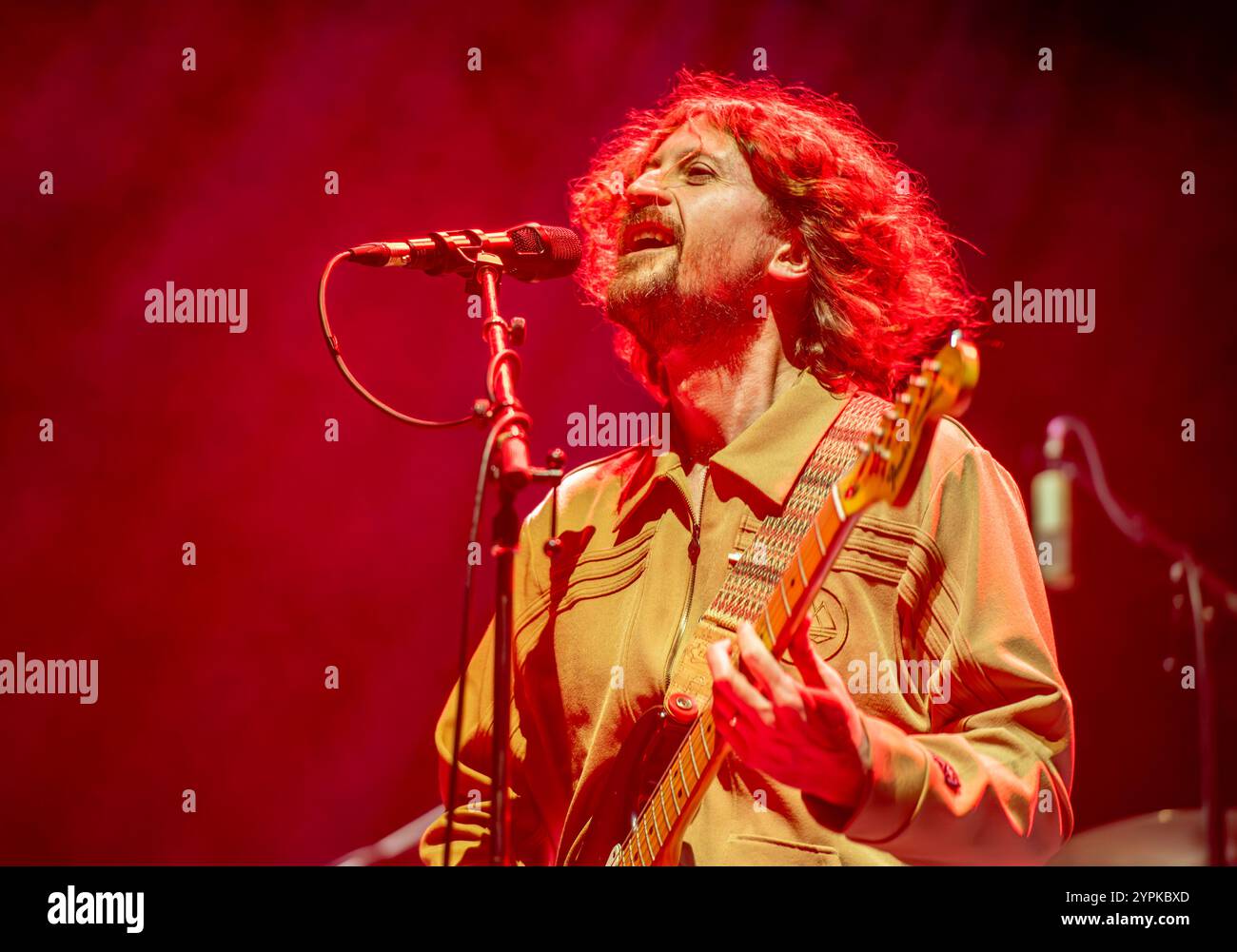 Leeds, UK, 30th November 2024. Dave McCabe, frontman of British indie ...