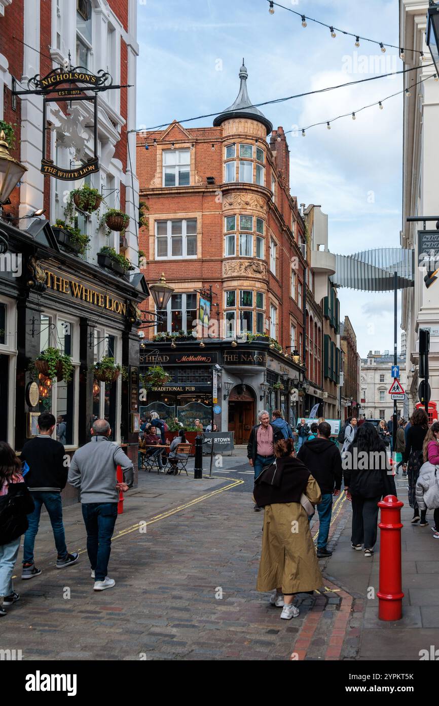 Street lights victorian hi-res stock photography and images - Alamy