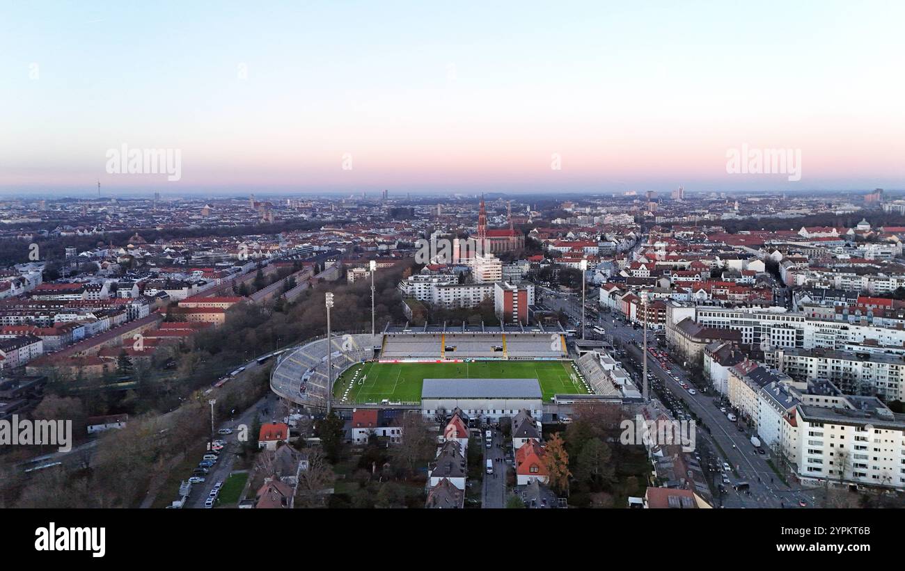 München, Deutschland, 30. November 2024: Hier der Blick in München auf ...