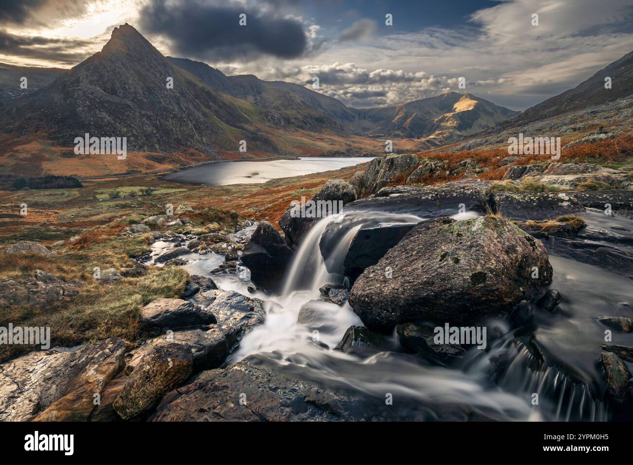 Afon Lloer waterfall, Tryfan and the Ogwen Valley Stock Photo - Alamy