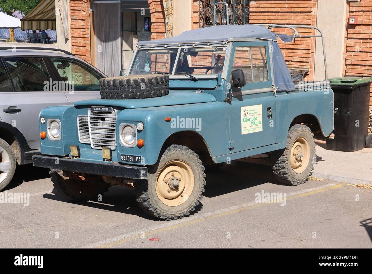 Land Rover Defender series 3 Stock Photo - Alamy
