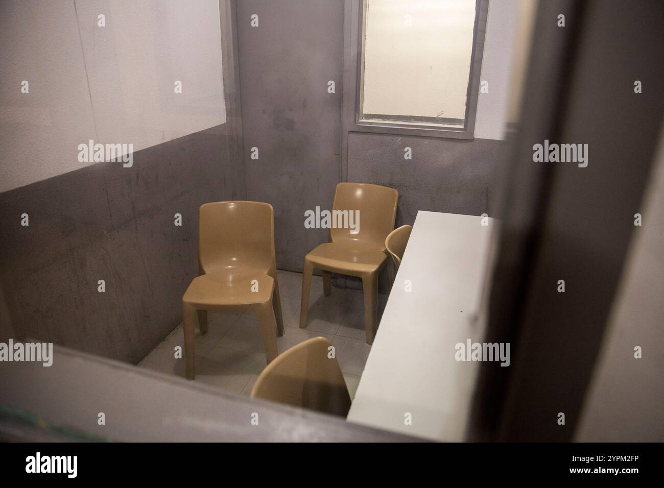 Jail visiting rooms hi-res stock photography and images - Alamy