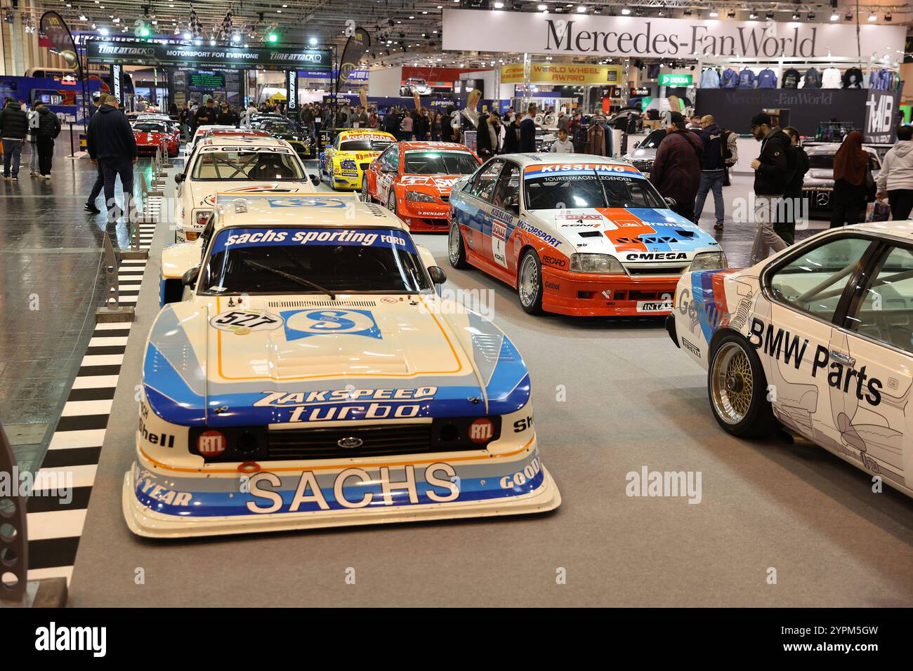 Historische Fahrzeuge aus der DTM und Rennsport Meisterschaft ...