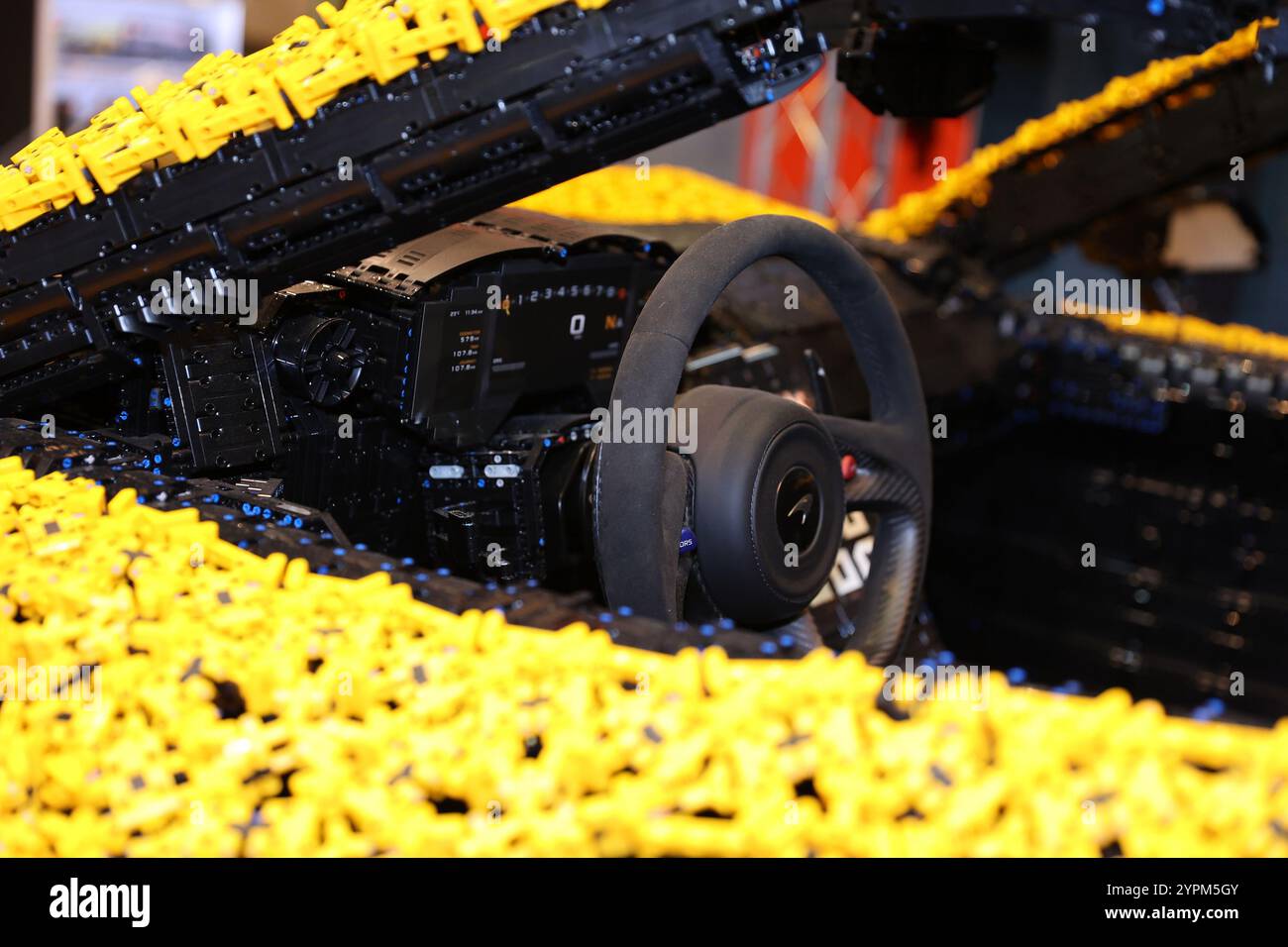 Blick in das Cockpit des McLaren 720S von LEGO Technic GER, Essen Motor ...
