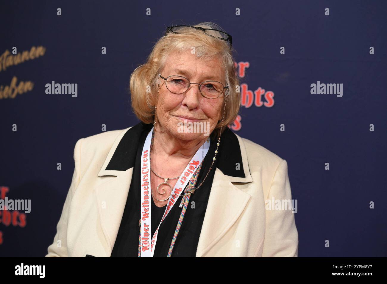 Journalistin und Moderatorin Carmen Thomas kommt zur Premiere des 9 ...