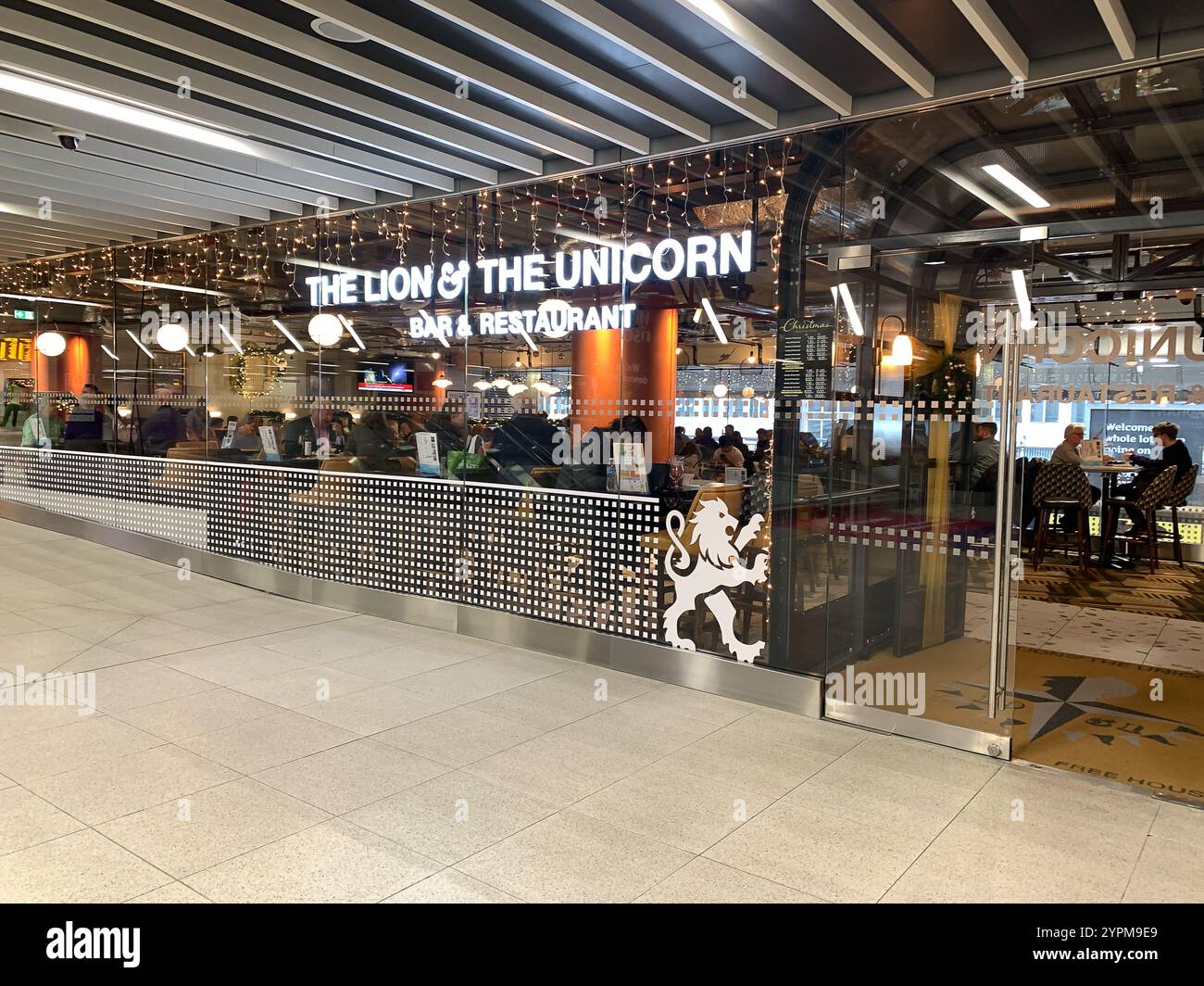London, UK. 27th November, 2024. The Wetherspoon Lion & The Unicorn bar ...