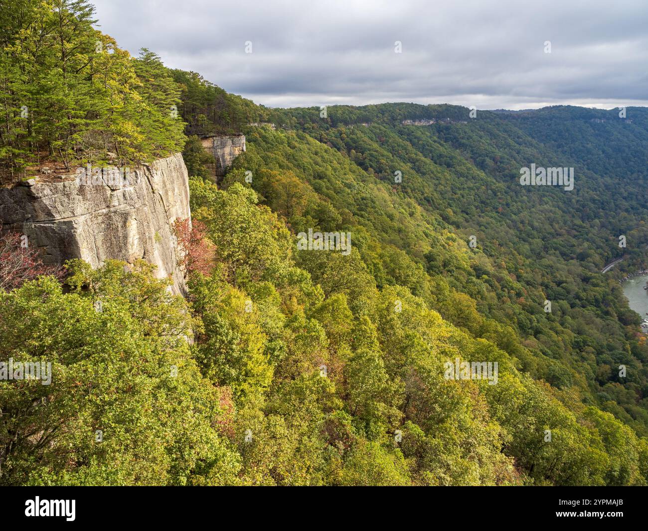 The Endless Wall Trail in New River Gorge National Park reveals ...