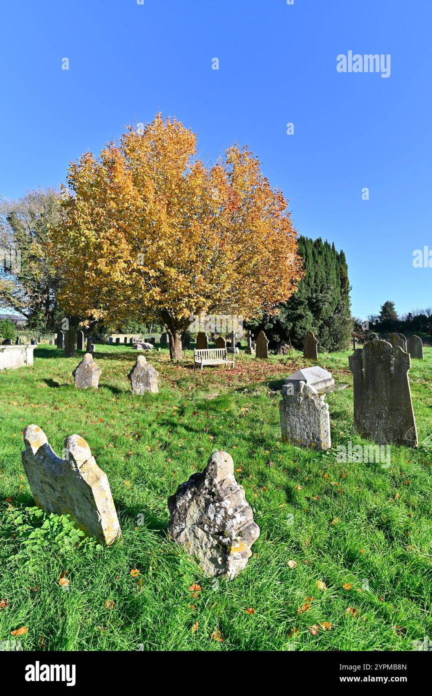 Church yard uk hi-res stock photography and images - Alamy