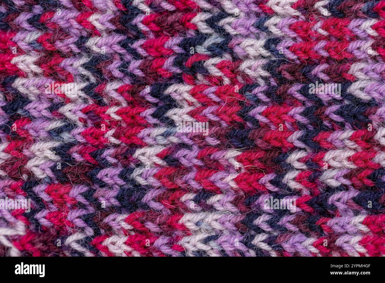 Dark blue knitting needles hi-res stock photography and images - Alamy