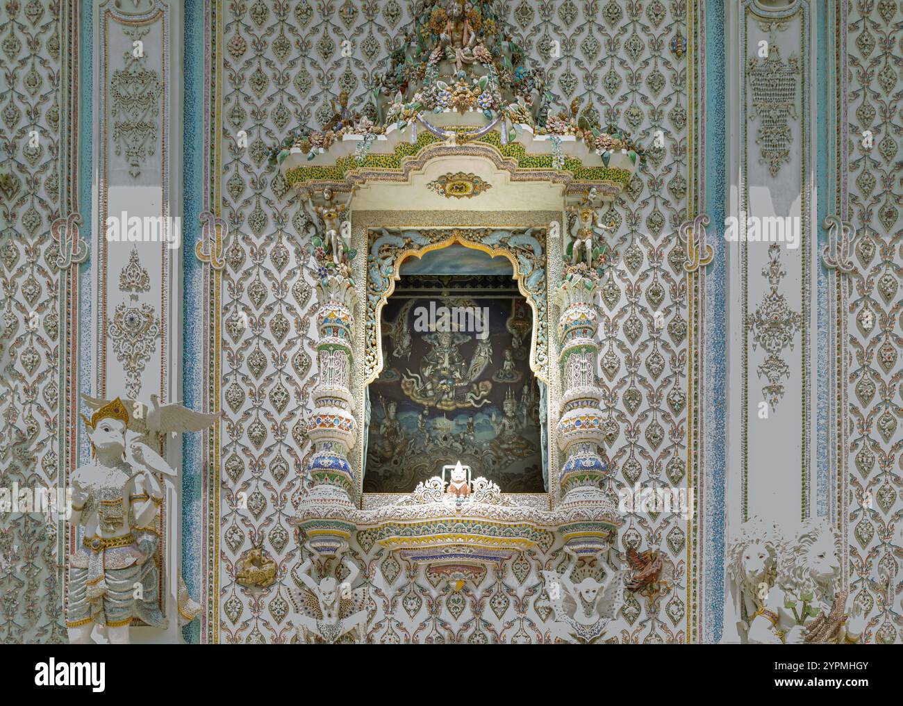 Benjarong hall hi-res stock photography and images - Alamy