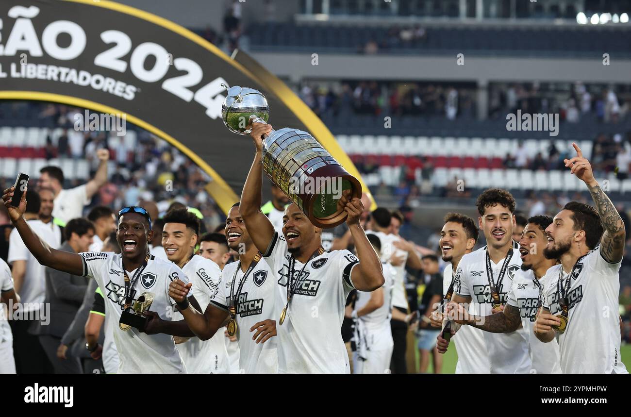 Buenos Aires, Argentina. 30th Nov 2024. Botafogo's players celebrate ...
