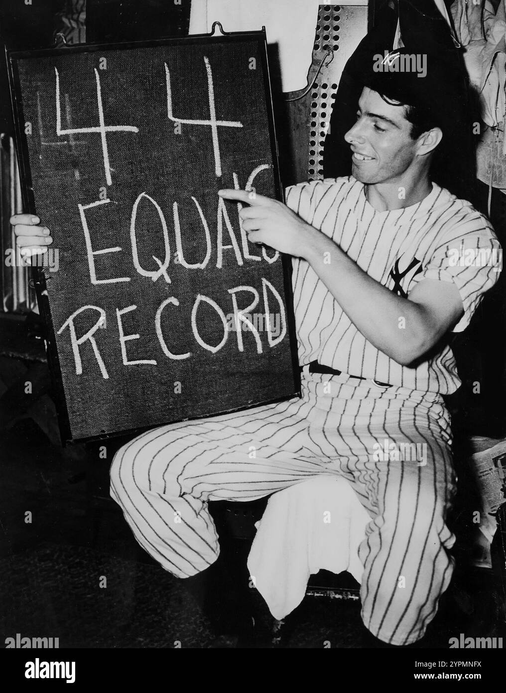 Joe dimaggio and marilyn monroe hi-res stock photography and images - Alamy