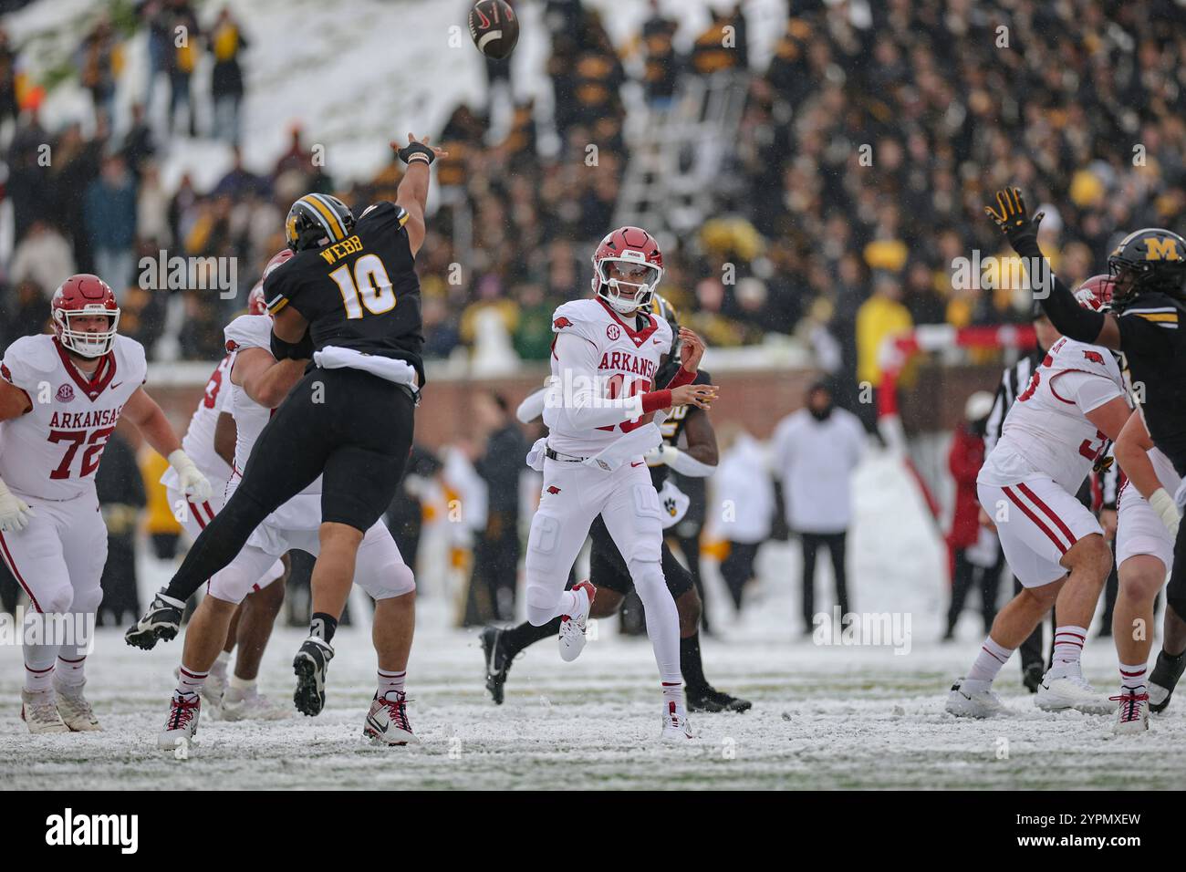 Missouri, USA. 30th Nov, 2024. Missouri Tigers defensive tackle ...