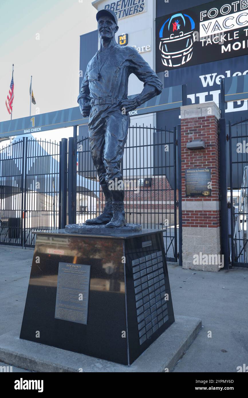 Columbia, United States. 30th Nov, 2024. An general image of a statue ...