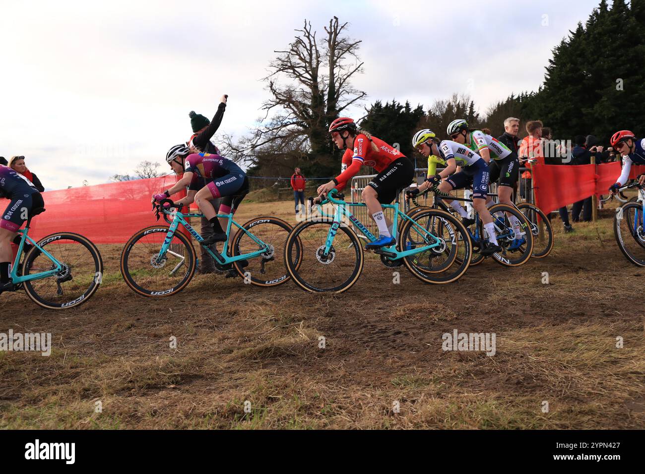 Sport Ireland Campus Elite Women riders tackling the course (Hugh de ...