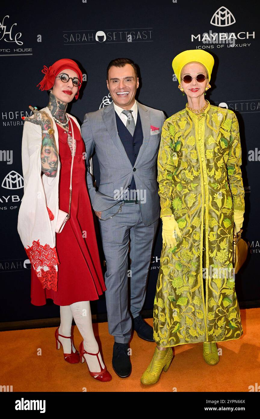 Sarah Settgast, Dieter Padar und Britt Kania bei der Präsentation der neuen exclusiven Sarah ...