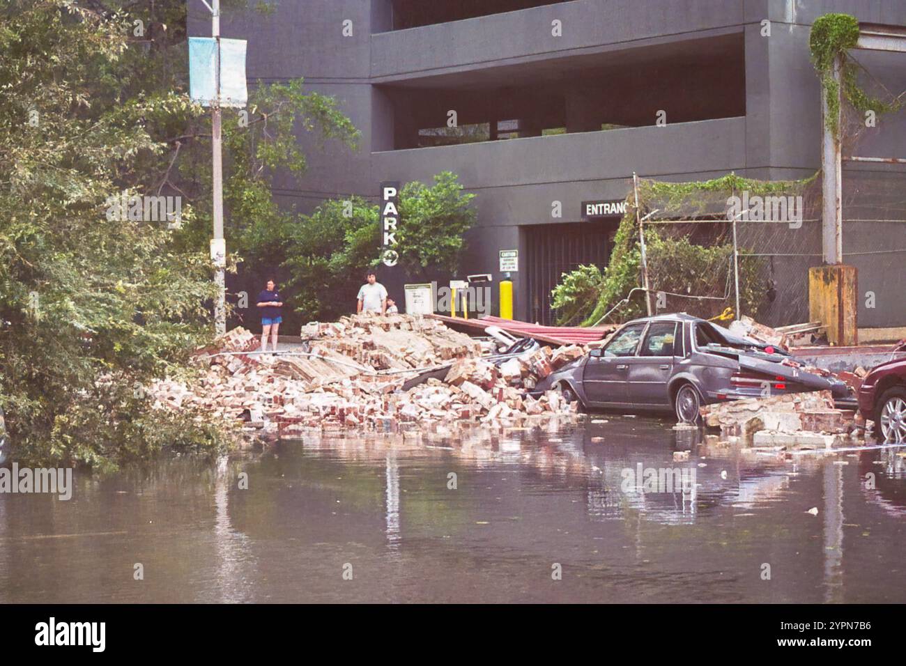 People dead in hurricane katrina hi-res stock photography and images ...