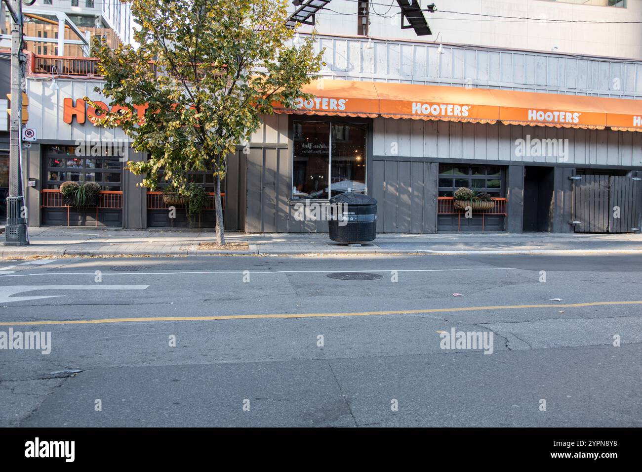 Hooters bar & grill sign on Adelaide Street West in downtown Toronto ...