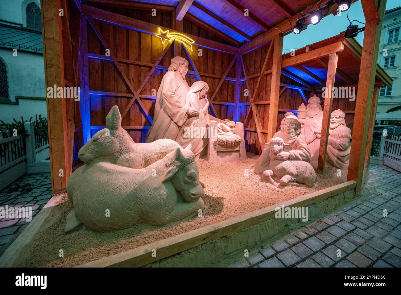 01 December 2024, Bavaria, Deggendorf: The largest sand nativity scene ...