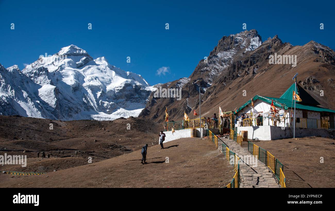 Shiv parvati temple located hi-res stock photography and images - Alamy