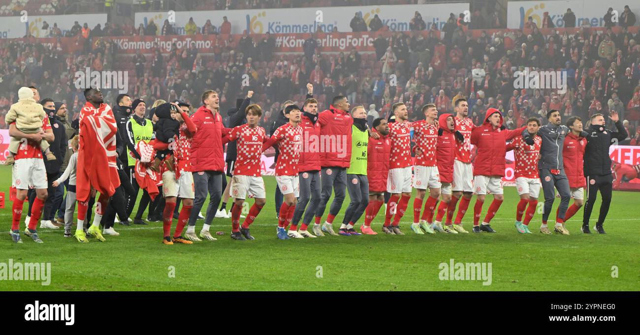 01 December 2024, Rhineland-Palatinate, Mainz: Soccer, Bundesliga, FSV ...