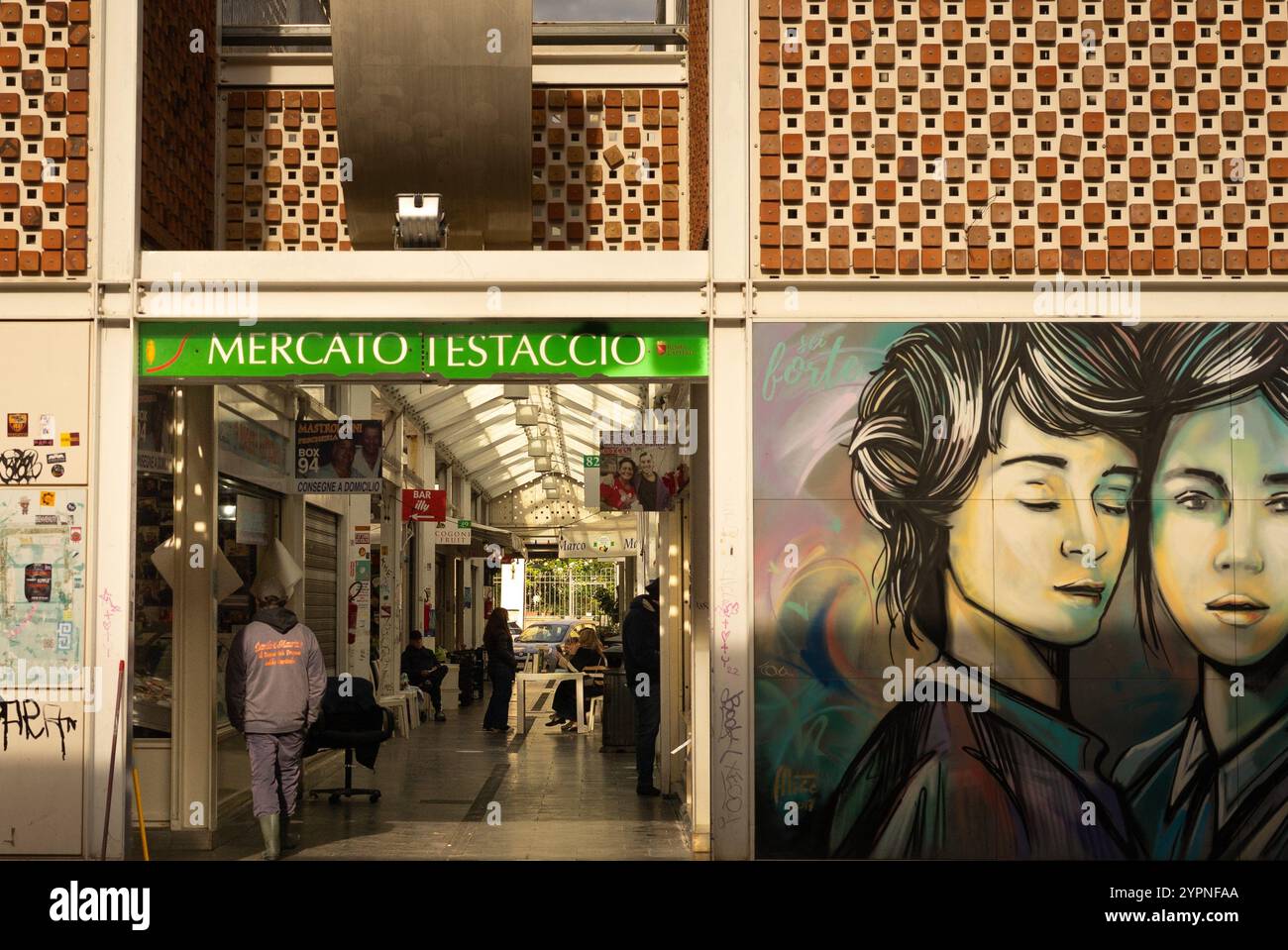 Mercato di roma hi-res stock photography and images - Alamy