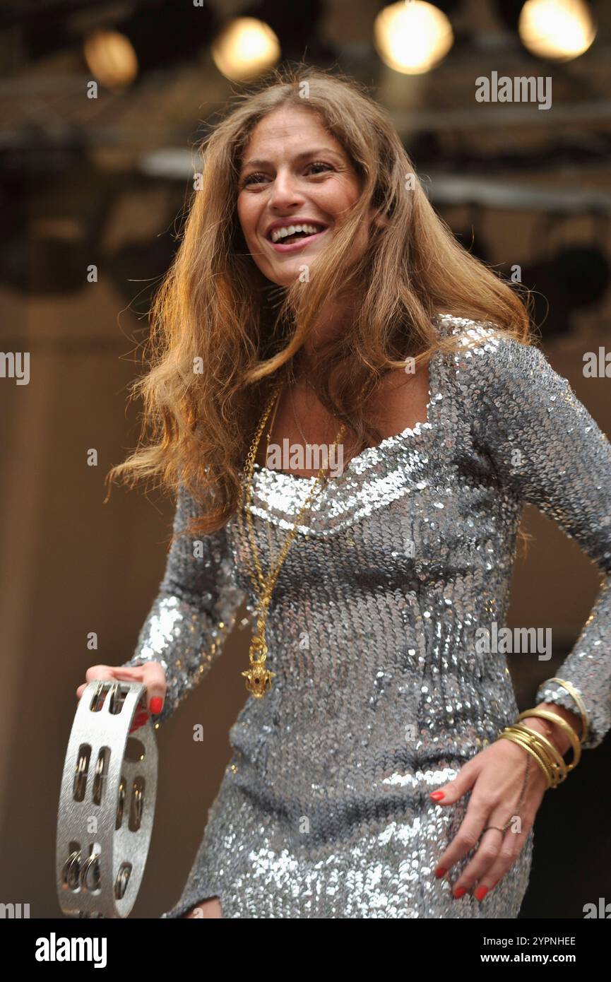 The Brigitte was a famous duet of women of french singers. Pop, electro ...