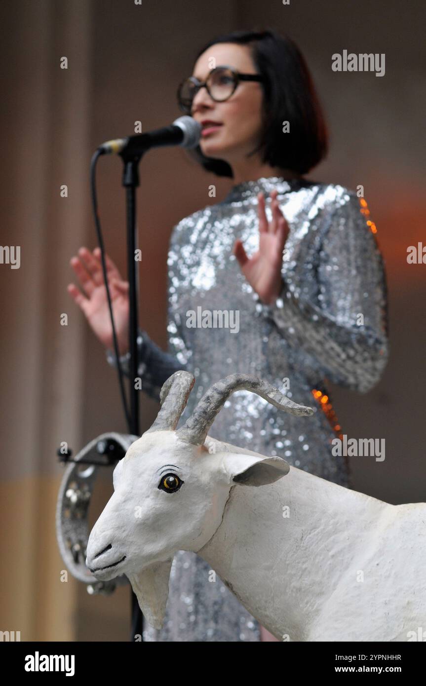 Eclectic duo hi-res stock photography and images - Alamy