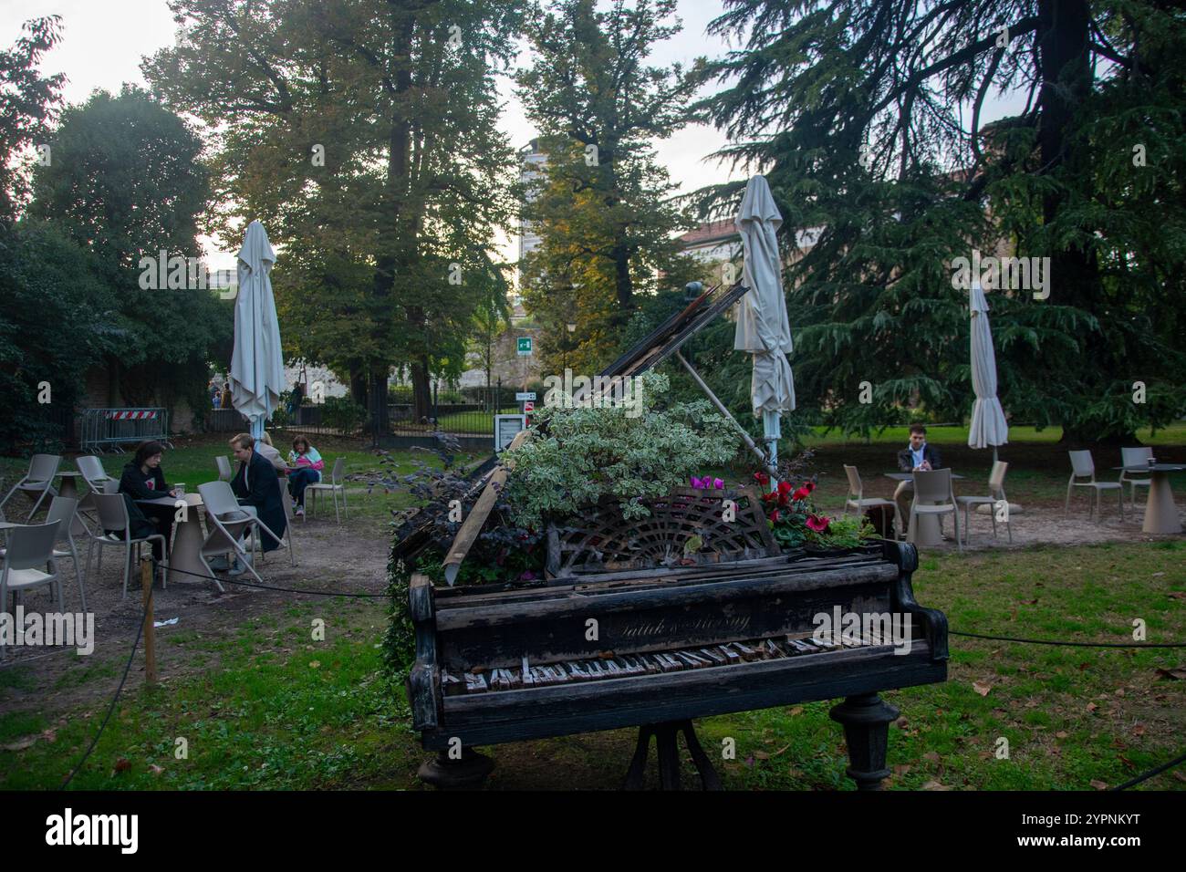 Gartenbar hi-res stock photography and images - Alamy