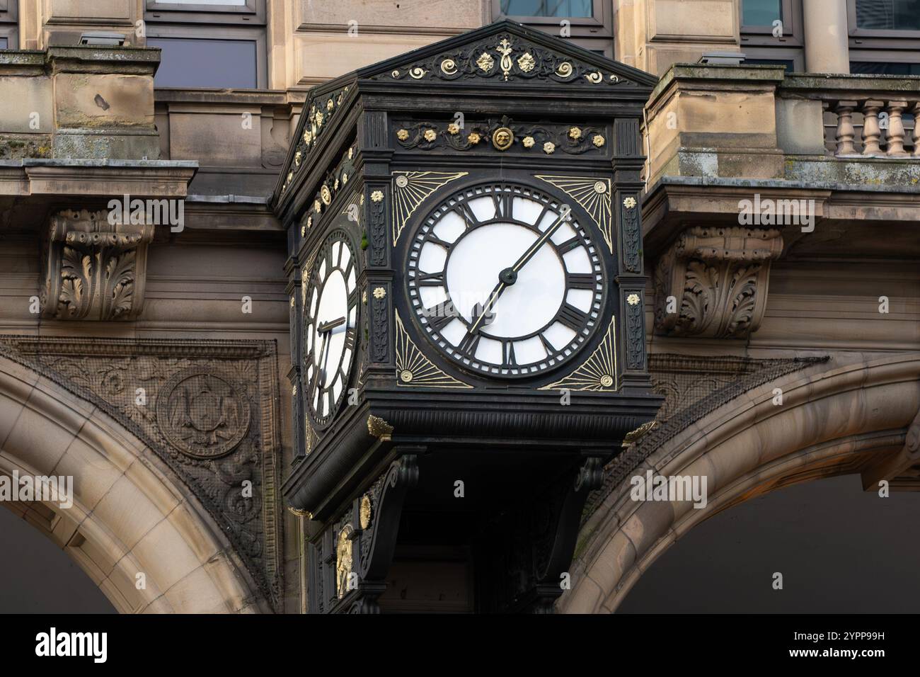 Exchange Station entrance and clock in Liverpool Stock Photo - Alamy