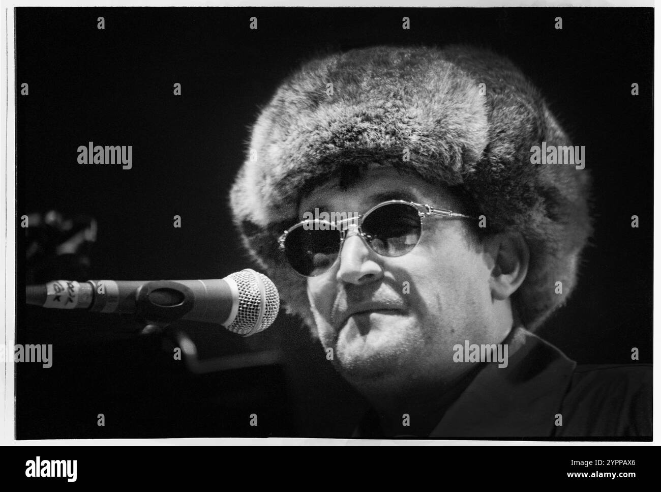 Beautiful south band 1997 hi-res stock photography and images - Alamy