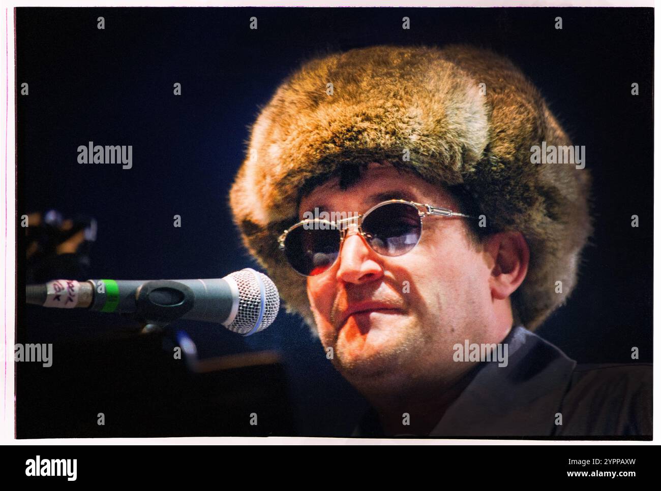 Beautiful south band 1997 hi-res stock photography and images - Alamy
