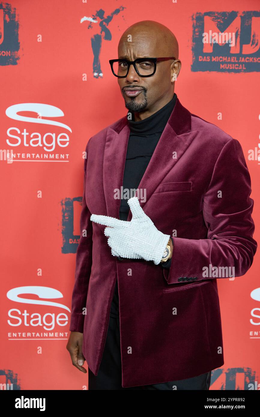 Michael jackson dangerous world tour hi-res stock photography and images - Alamy