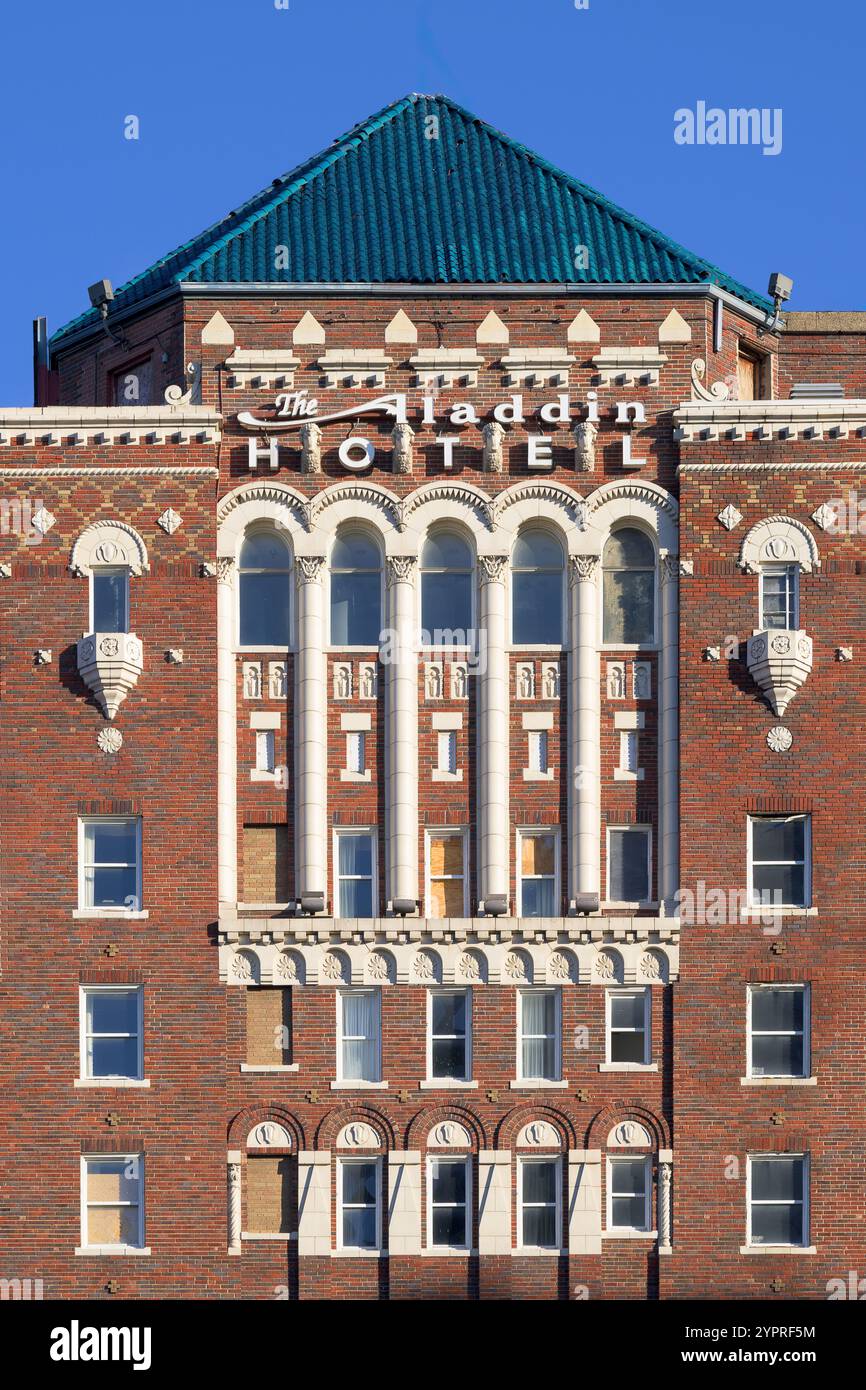 The Aladdin Hotel (built 1925) on Wyandotte Street in downtown Kansas ...