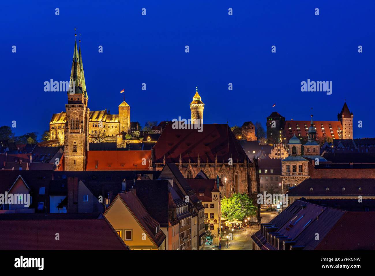 Panoramic view of Nuremberg's old town and the Imperial Castle, Germany ...