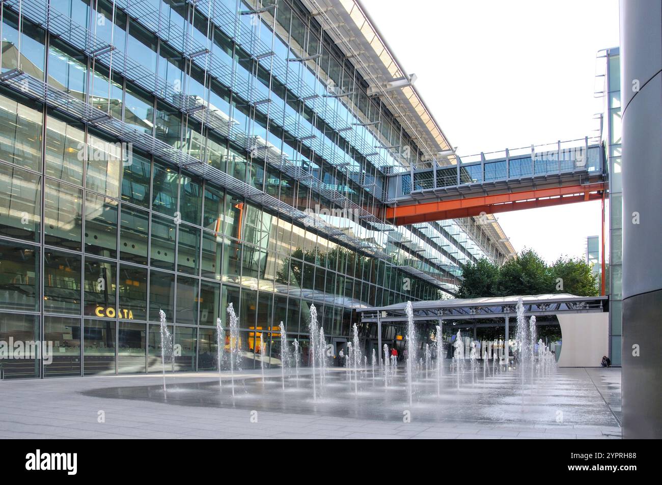 Inner courtyard fountain, Terminal 5, Heathrow Airport. London Borough ...