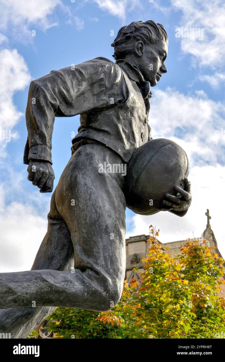 Statue of William Webb Ellis, Rugby School, Dunchurch Road, Rugby ...